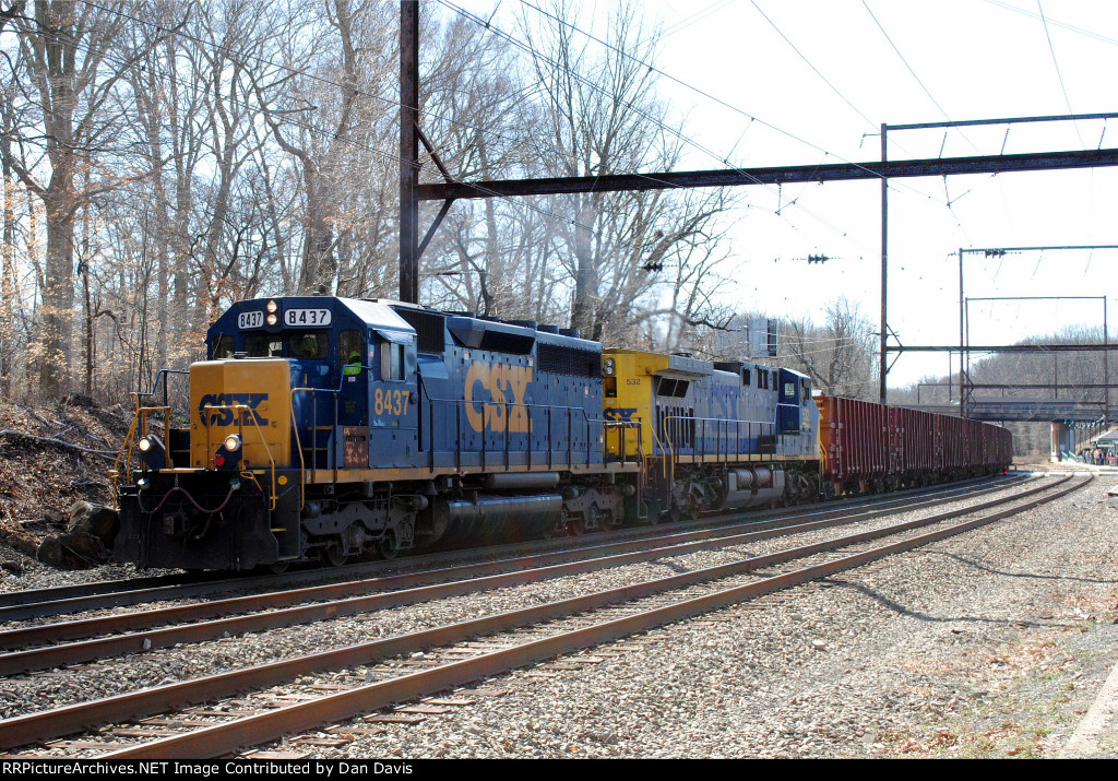 SD40-2 leader and Herzog cars on Q418-10